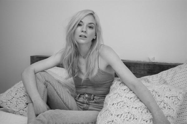 Эмили Кинни Emily Kinney 45 фото Theplace фотографии знаменитостей